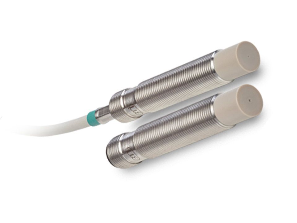 Kompakter Wirbelstrom-Wegsensor mit integrierter Elektronik eddyNCDT3001